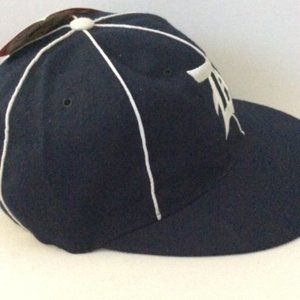 Ted Fletcher | Accessories | Nwt Vtg Super Rare 99 Detroit Tigers Old ...